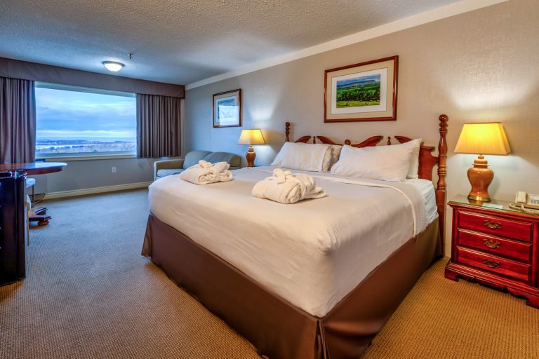 Old Orchard Inn Resort and Spa – Everything Blossoms at the Old Orchard Inn